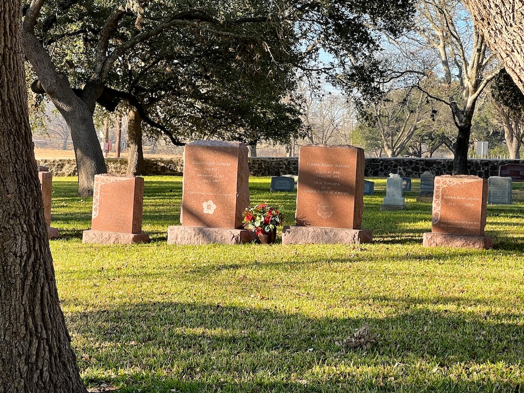 LBJ Ranch Review (What to See) [2022] - UponArriving