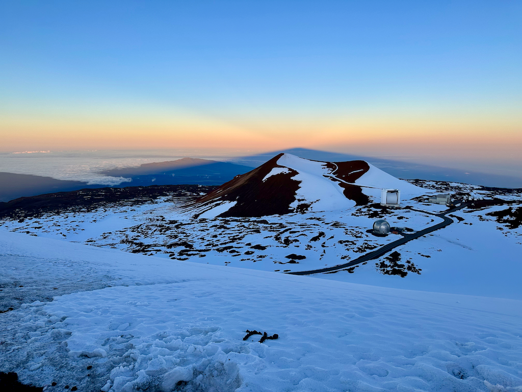 Visiting Mauna Kea: Sunrises, Sunsets, & Stargazing - UponArriving