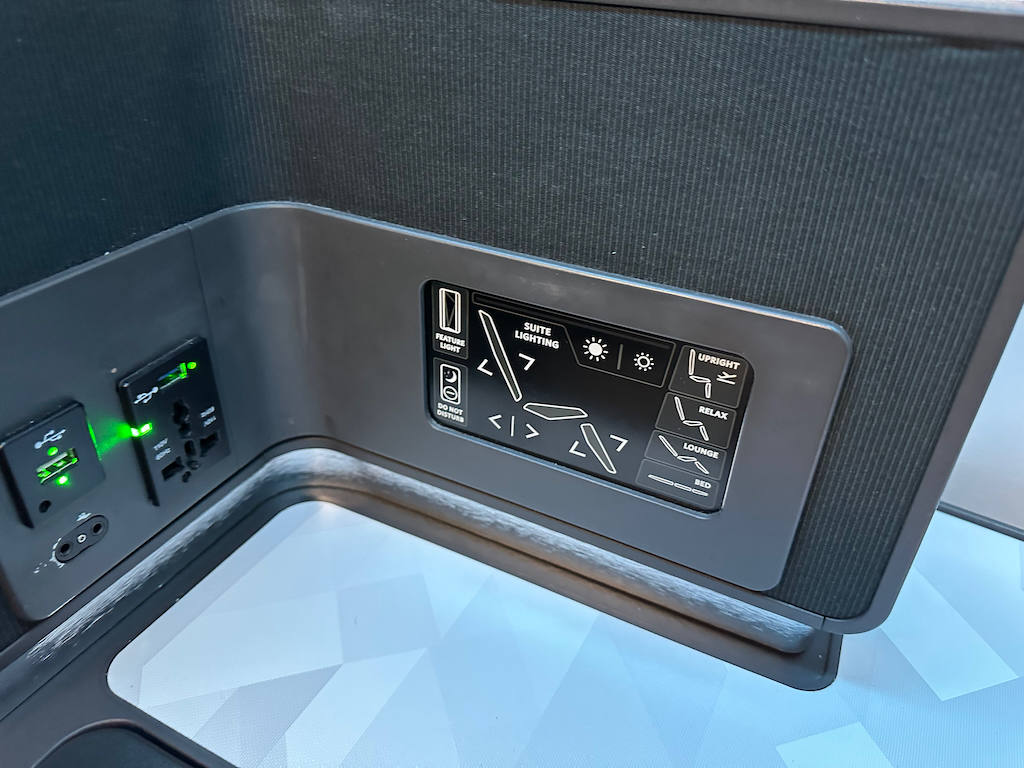 Delta One Suite A330-900neo Review (Honolulu to Seattle) [2023 ...