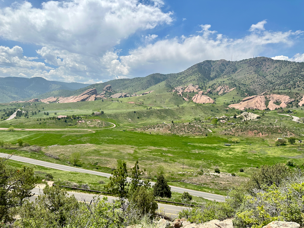 Dinosaur Ridge Review: A Prehistoric Trek with World-Class Tracks [2023 ...