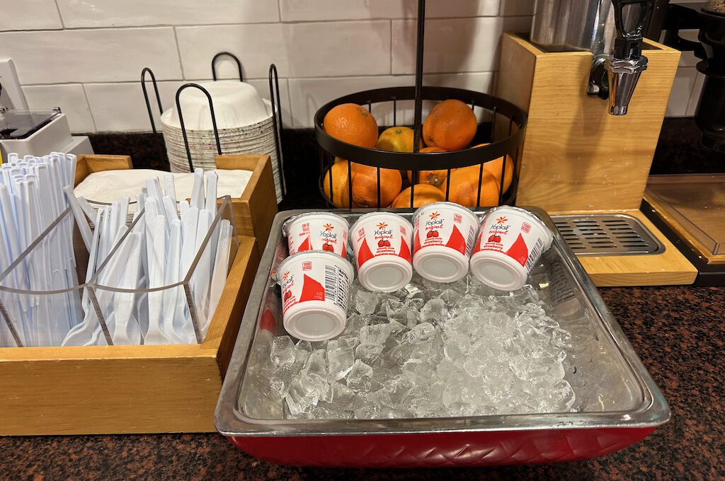 Hampton Inn Breakfast: What's in Store for You? (Hours & Menu Options ...