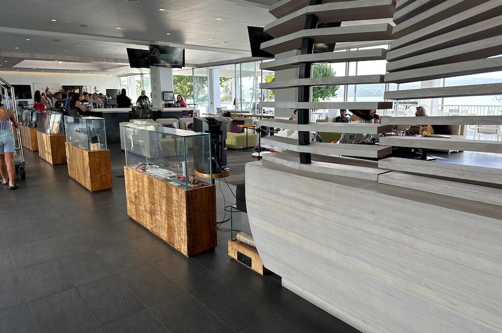 Hilton DoubleTree Hilo Review (Grand Naniloa, Big Island Hawaii ...