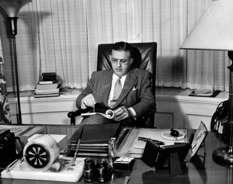 SELZNICK HOME AND OFFICE – BEGUILING HOLLYWOOD