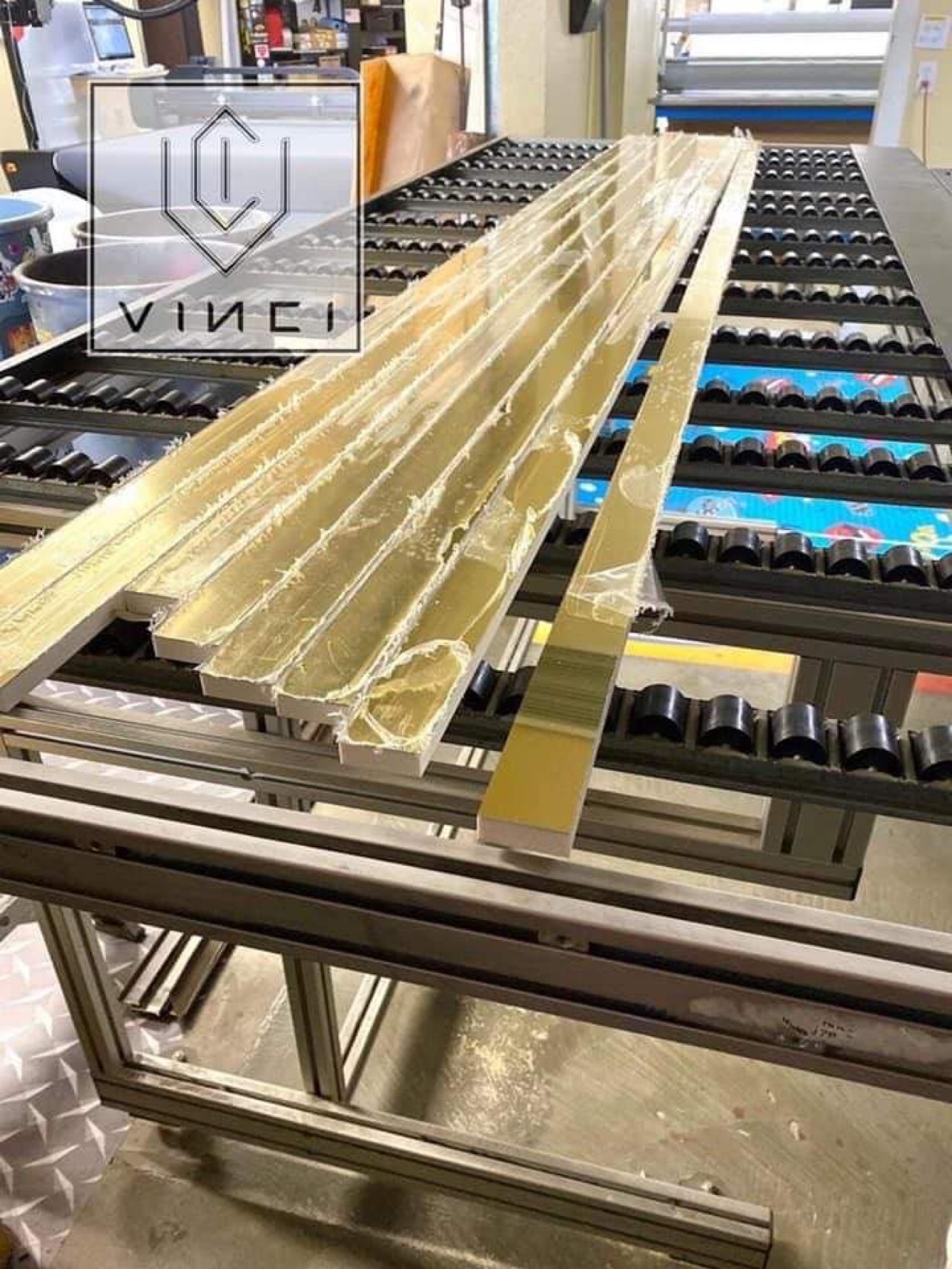 GOLD DECORATION TRIM - VINCI SOLUTION INC