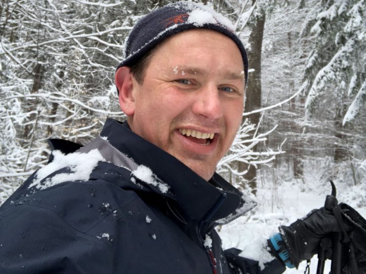 People Visipedia - Download Premium Light Wallpaper | 8K