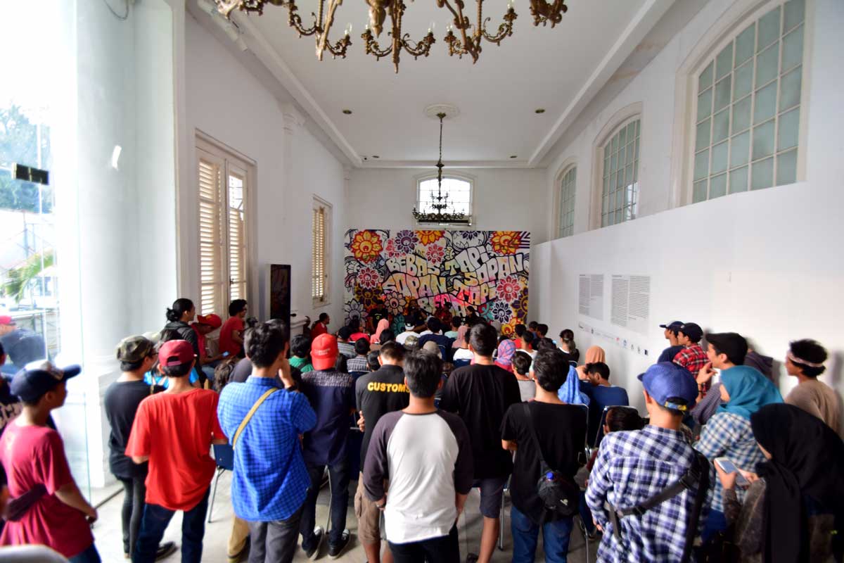 GRAFFITI DAN MURAL SEBAGAI BUDAYA – Arsip Umi Lestari