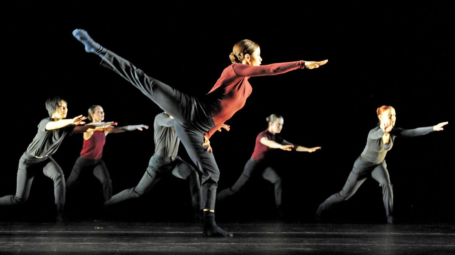 Professional Modern Dancers