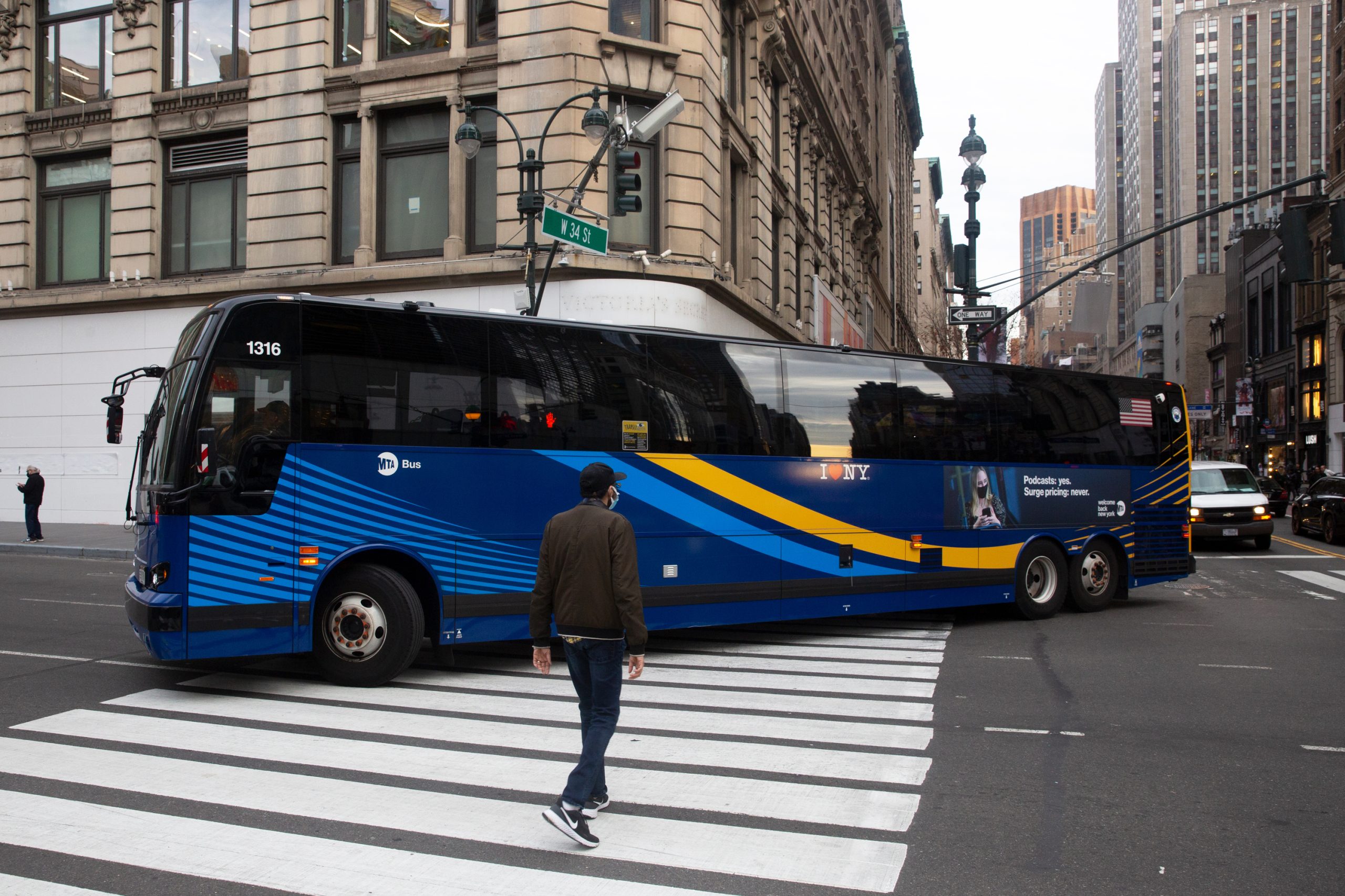New MTA Express Bus Rollout Tripped Up by Leg-Room Gripes