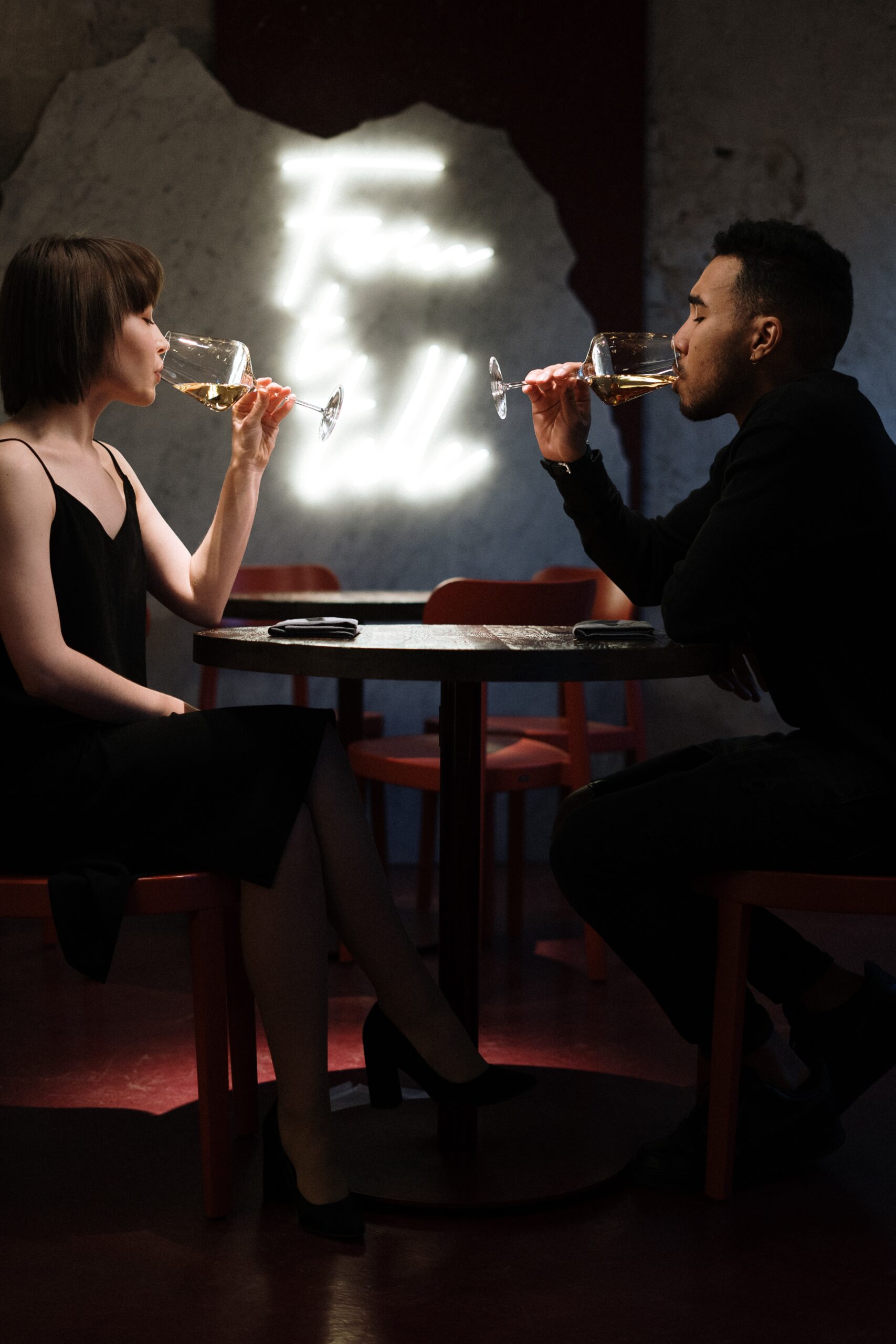 First Date Dos And Don'ts: Expert Tips For A Successful First Date ...