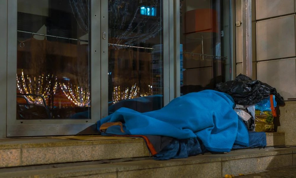 5 Tips For Helping Homeless People Stay Warm This Winter