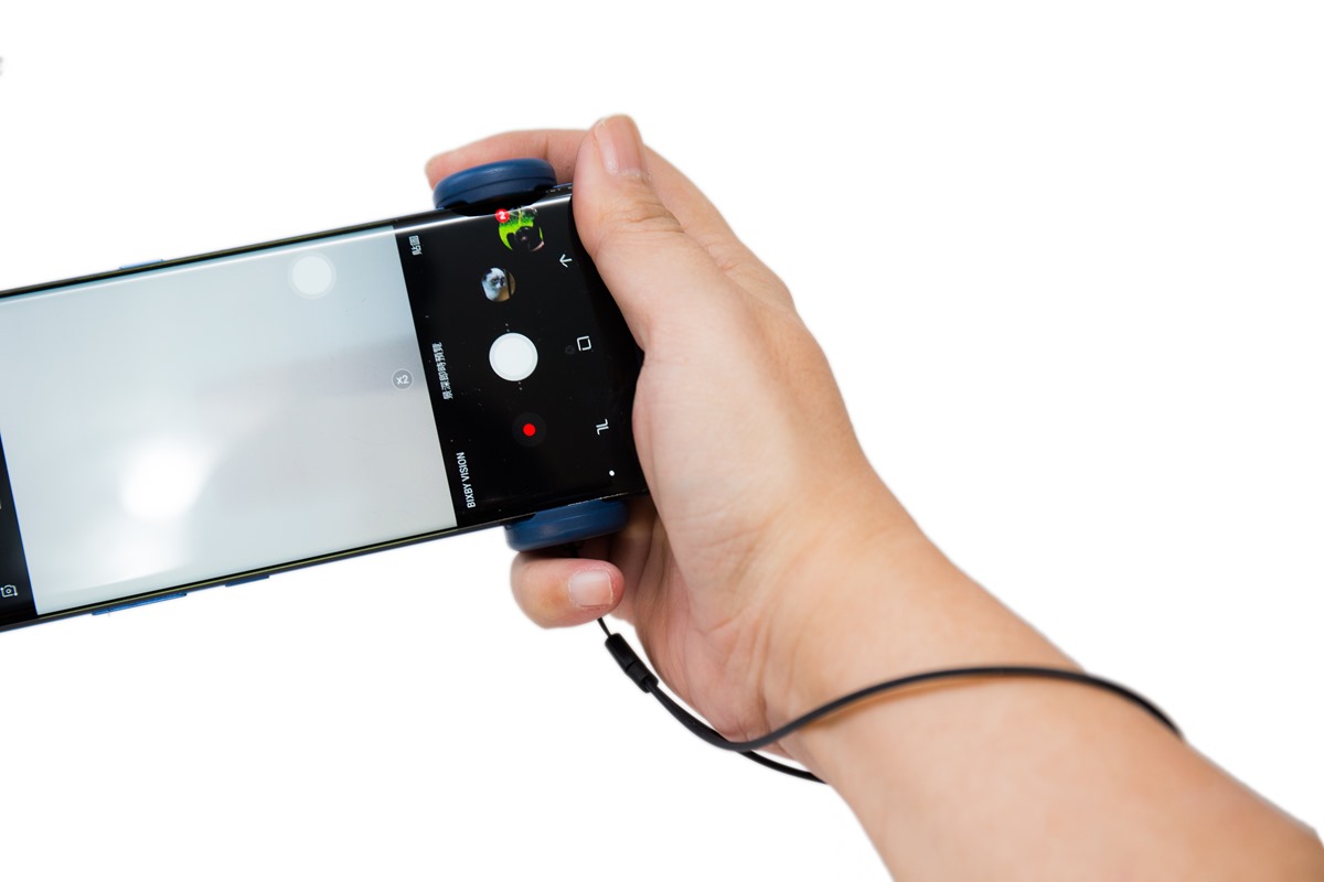 手機拍照更方便小玩意! Justmobile Shuttergrip 手機拍照手把! 3c 達人廖阿輝