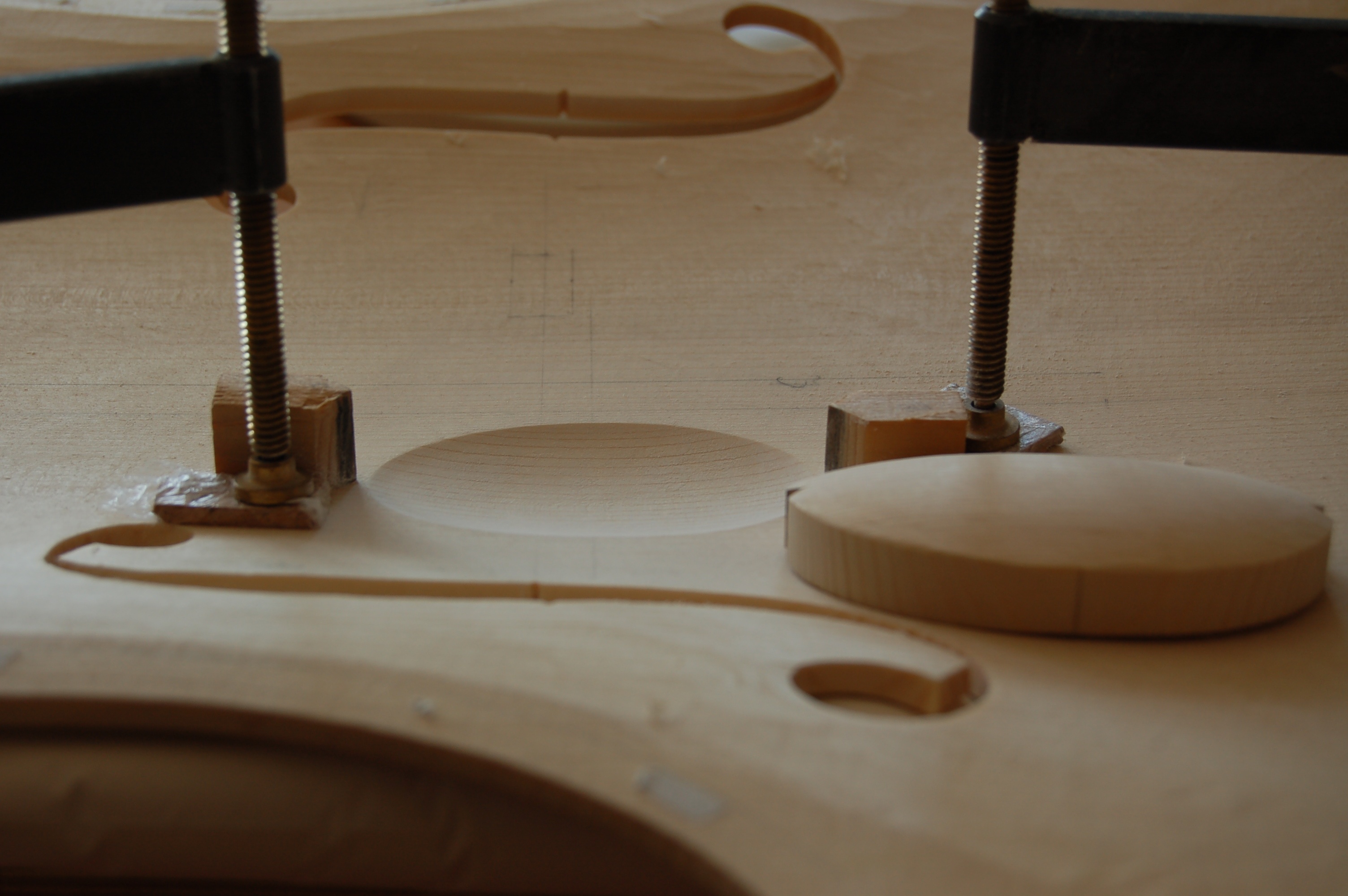 Sound post cracks - Aitchison & Mnatzaganian Cello Specialists