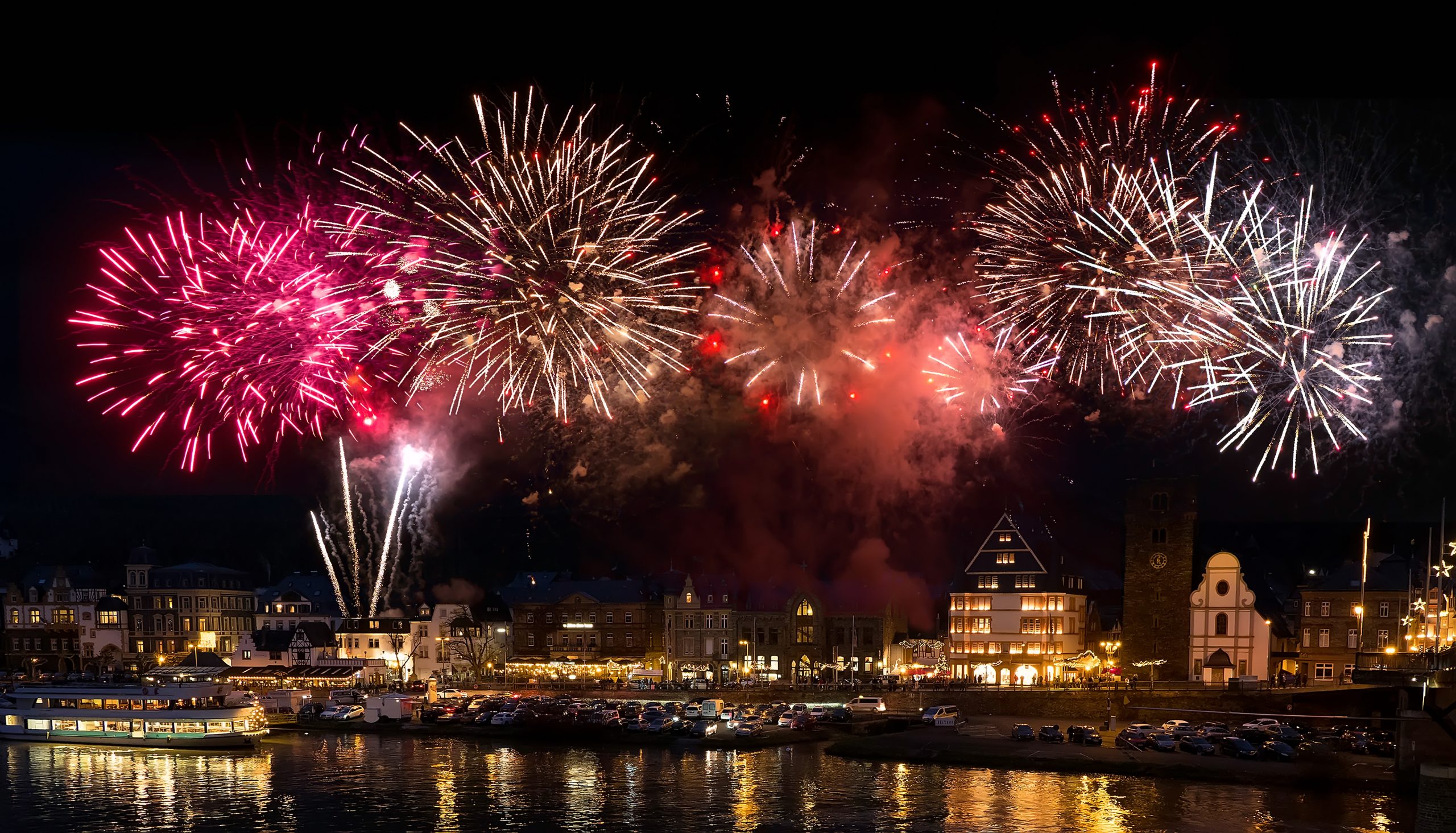 Feuerwerk & Pyrotechnik im Emsland - Bamboo Fireworks