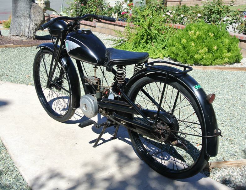 1937 DKW RT100 | Bike-urious