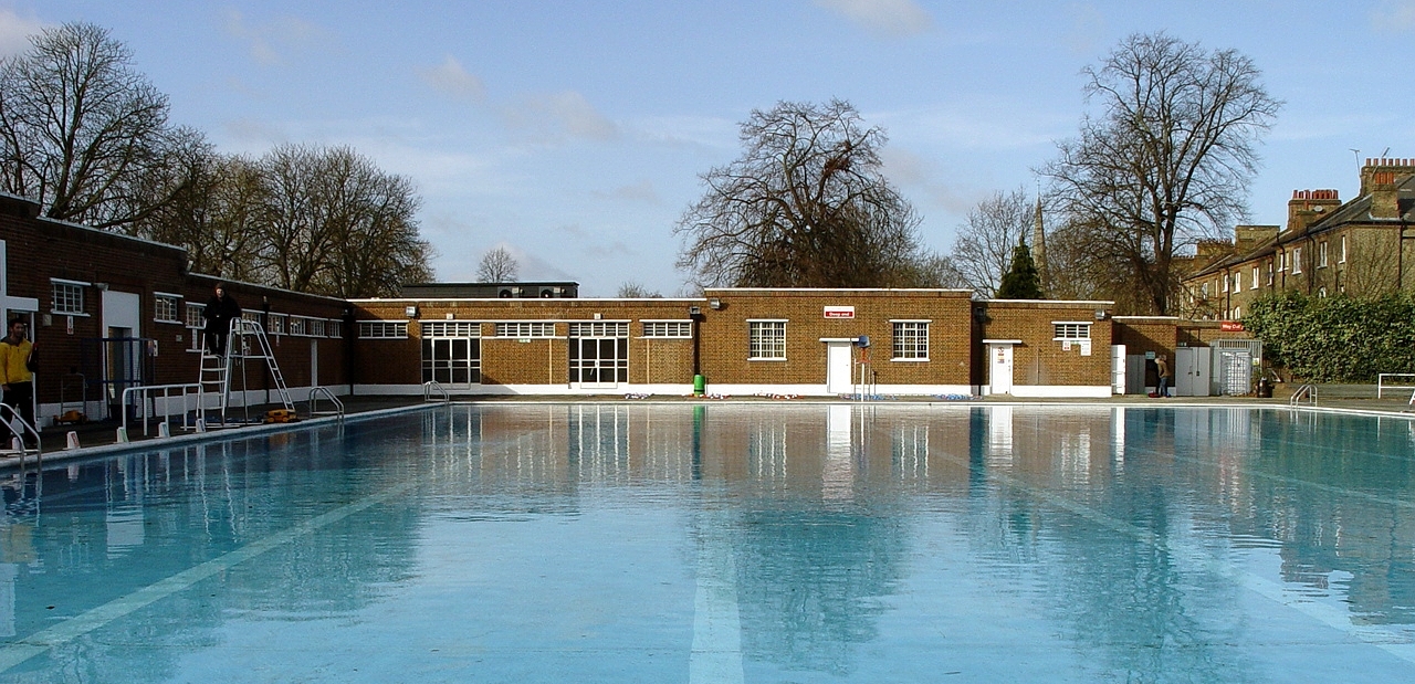 Brockwell Lido – Come on in, the water’s lovely… 5.6 degrees and rising