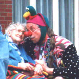 PatcH AdamS, ThE RevolutionarY ClowN DoctoR | ExtraordinarY BiographieS