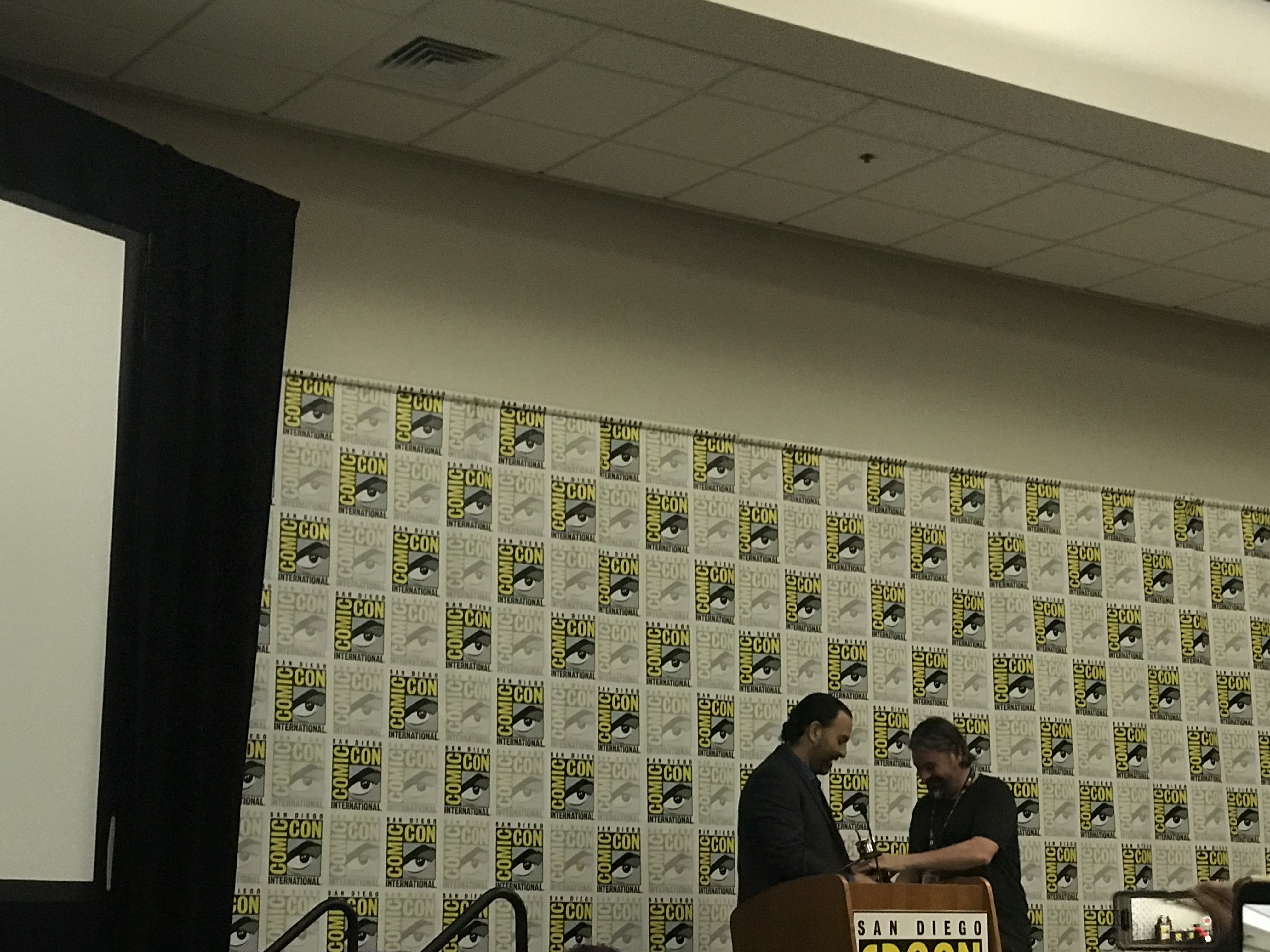 SDCC '19: Jonathan Hickman and Scott Snyder receive Inkpot Awards