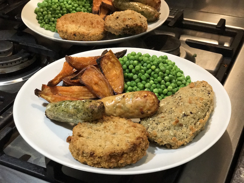 Can the Mannings go meat-free? - Eat with Ellen