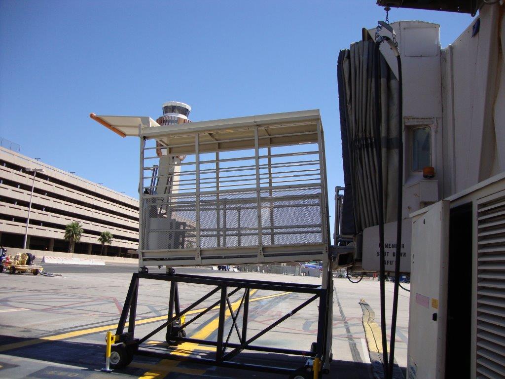 Ground Boarding Equipment | Commute A Walk | DASH-8 Gantry