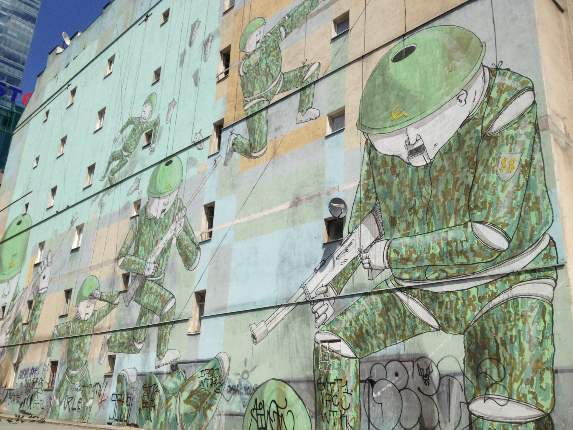Warsaw Street Art - EMPLOOM