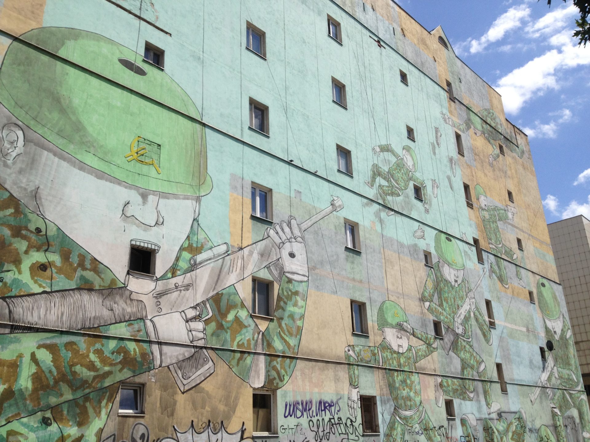 Warsaw Street Art - EMPLOOM