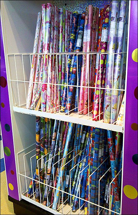 Open-Wire-Divider Dual-Level Gift Wrap Rack – Fixtures Close Up
