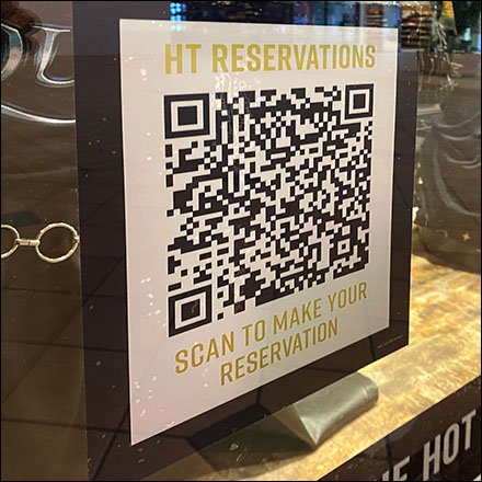 Hot Topic Slatwall Mirror Extension Mount – Fixtures Close Up