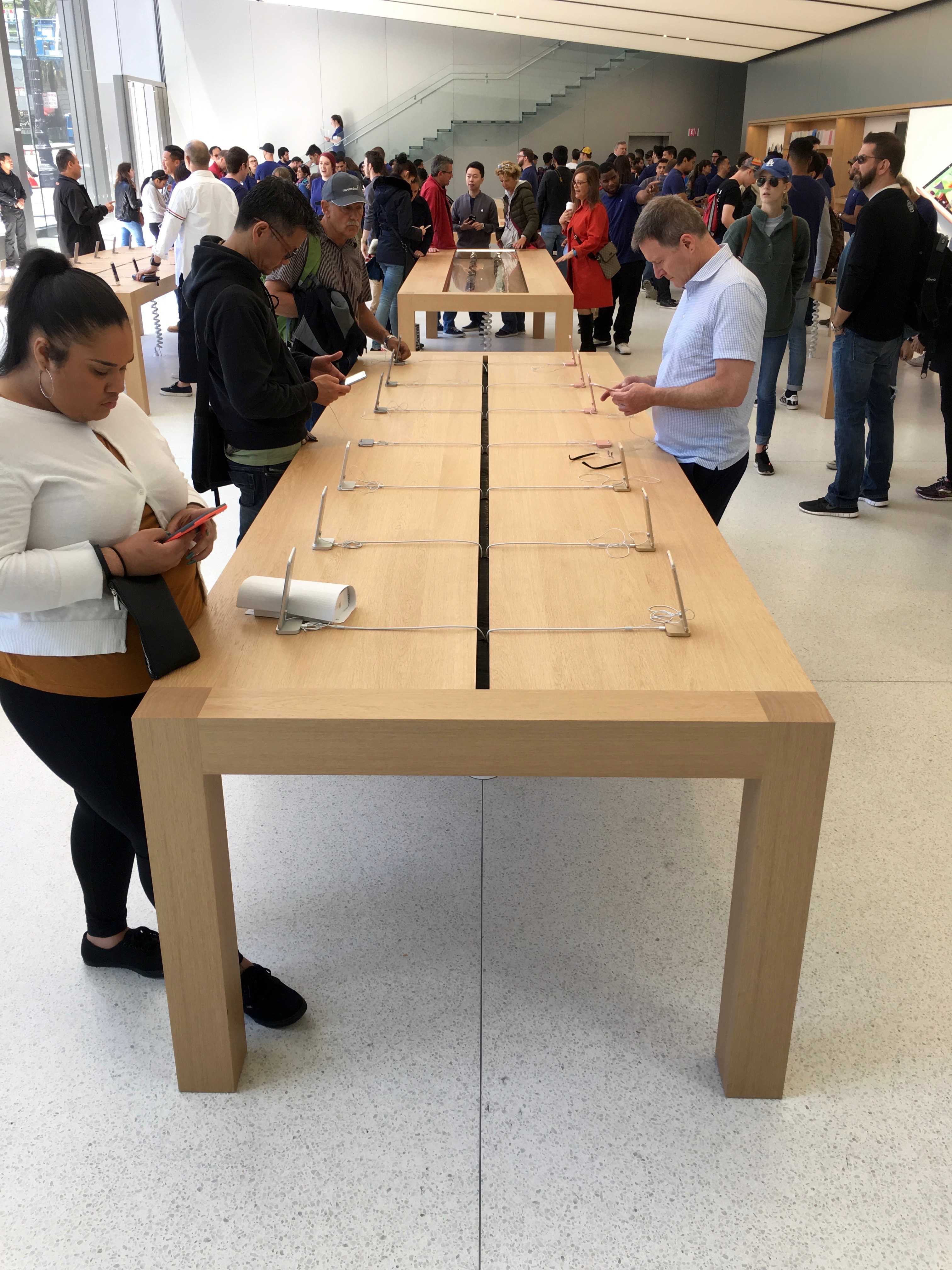 เป๊ะเวอร์!! พาไปชม Apple Store สาขาใหม่ล่าสุดที่ San Francisco เนี้ยบ ...
