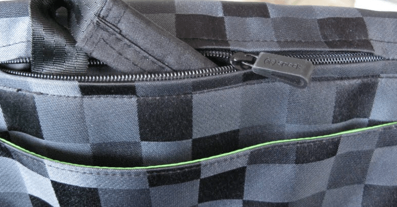 Speck PortPack Shoulder Bag - Notebook Accessory Review | GearDiary