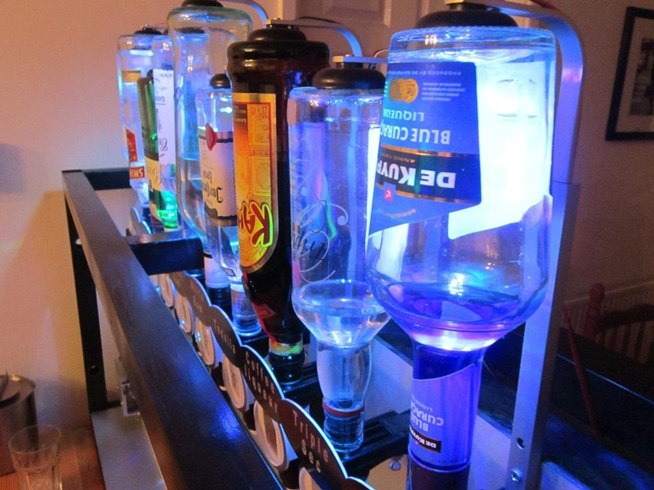 An Arduino Powered Robotic Bartender that can Pour you Different Cocktails! - GEEKERS Magazine