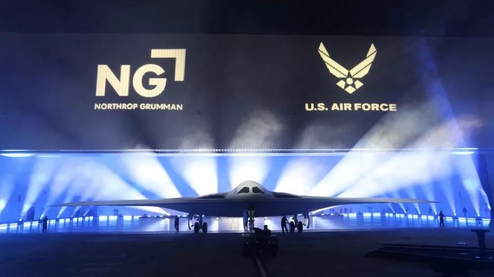 Força Aérea dos EUA revela o bombardeiro stealth B-21 Raider - GeekZilla