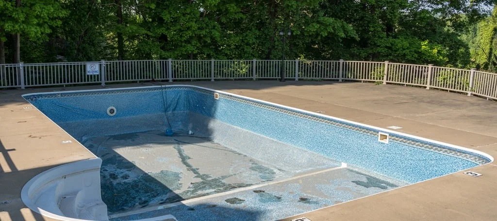 How to Treat Pool Liner Damage Before It's Too Late | Green Evolutions