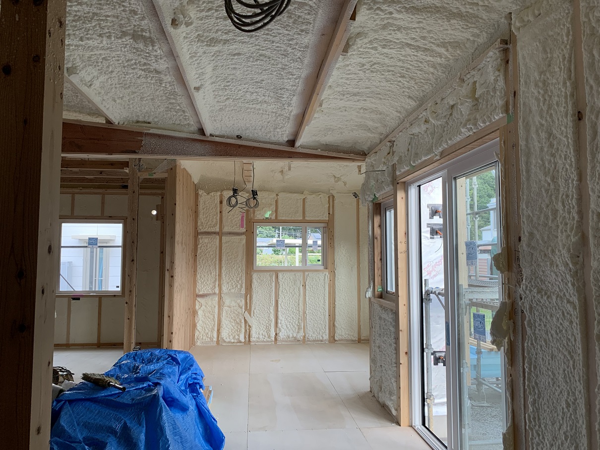 断熱施工完了 一級建築設計事務所 英設計|住宅相談・高耐震・高気密高断熱木造住宅(オープンシステム)松本市・安曇野市・塩尻・茅野・岡谷・諏訪