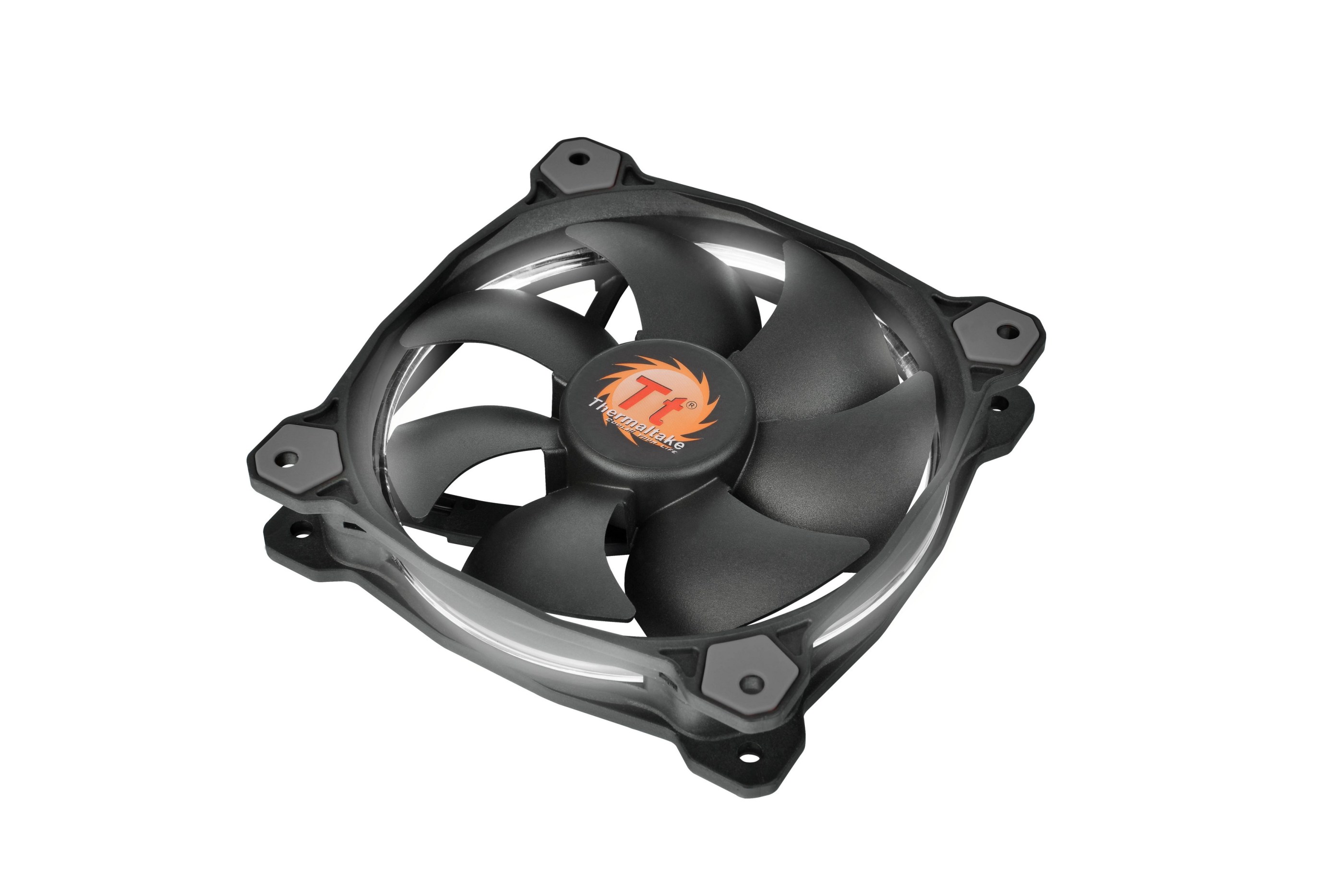 Thermaltake presentó sus nuevos Fans LED RGB para PC Thermaltake Riing