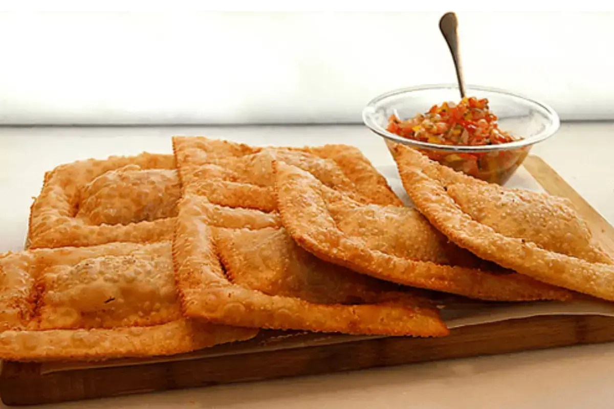 Pastel com Borda Recheada ↠ 【 INCRIVEL RECEITA AQUI