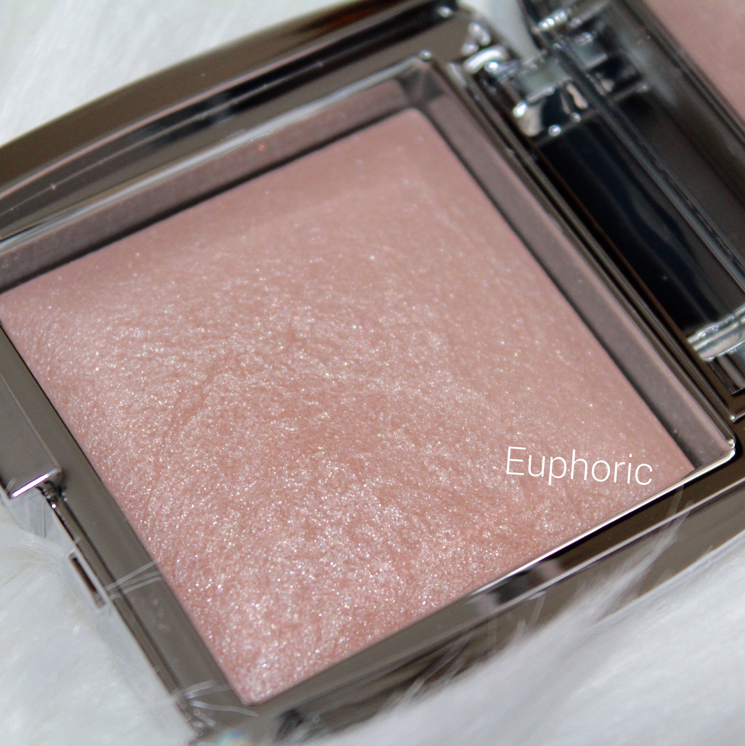HOURGLASS | Ambient® Strobe Lighting Powders - Million Idole