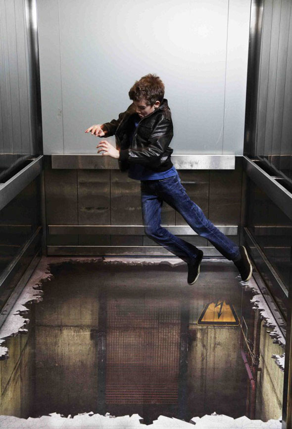 Elevator Optical Illusion in London | sempelouses