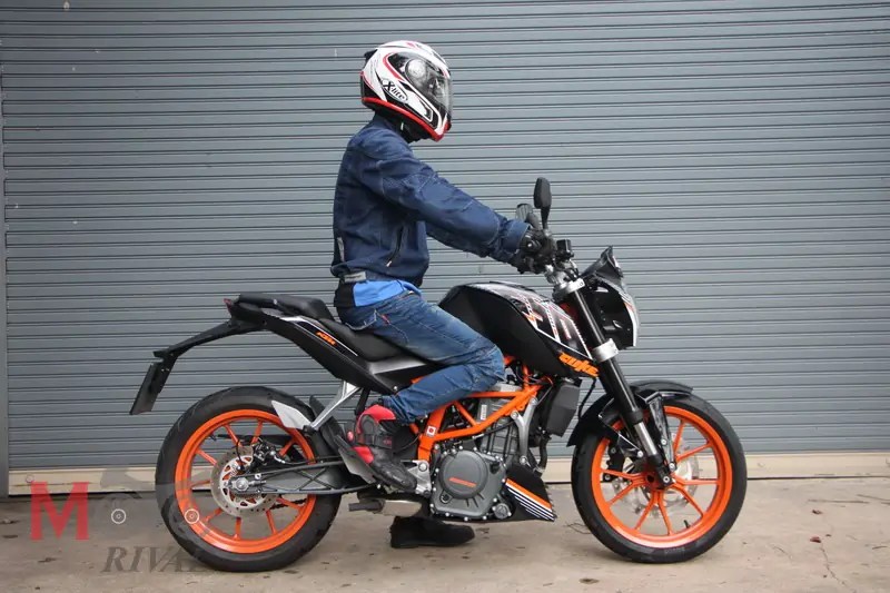 รีวิว KTM 250 Duke, RC250 2 คู่หูค่ายส้ม ตัวจี๊ดสูบเดี่ยว เบาพริ้ว ขี่ ...