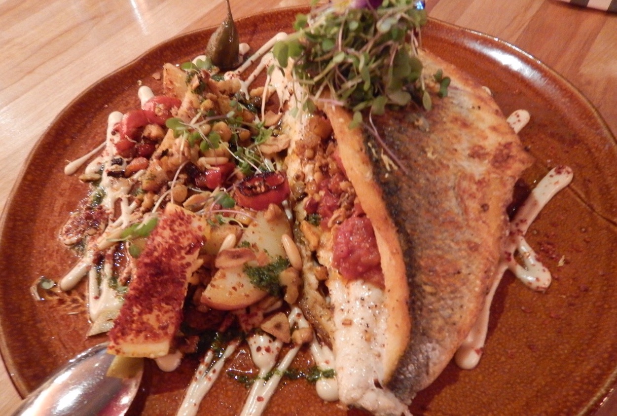 Damas: Gorgeous Syrian in Outremont - Multiculturiosity