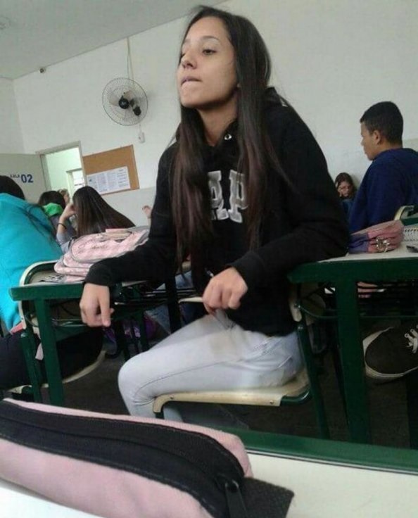 Pack De Colegiala Flaquita En Ropa Interior Enseñando Sus Tetas ...