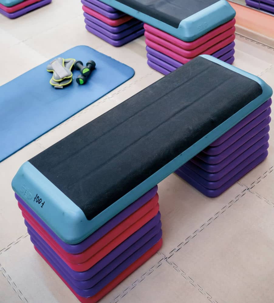 Come fare lo STEP A CASA: Cosa ti serve e gli esercizi per allenarti da ...