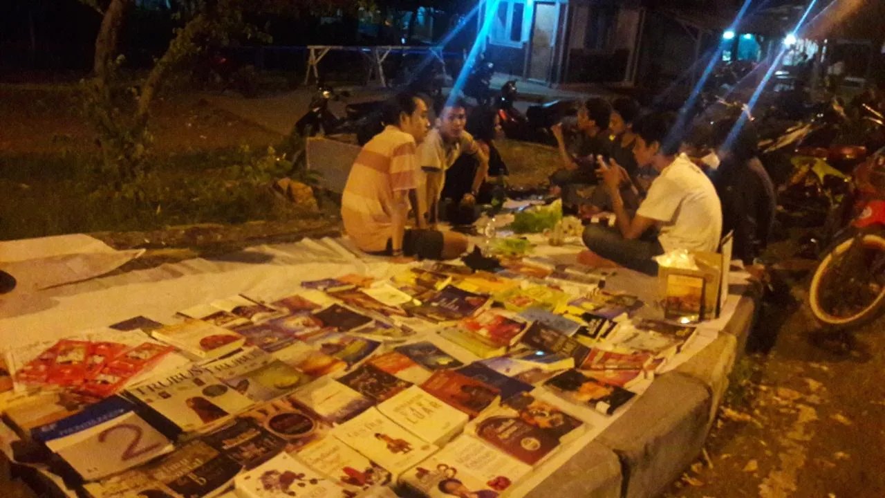 Perpus Jalanan Nomaden | A Radical Guide