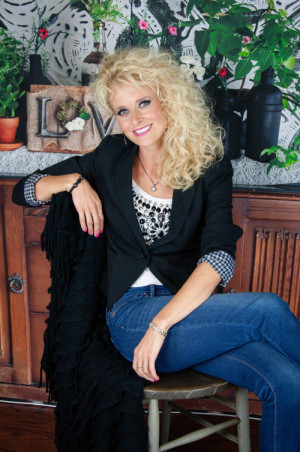 Lindsey Graham Releases New Album I Lift My Voice - Southern Gospel ...