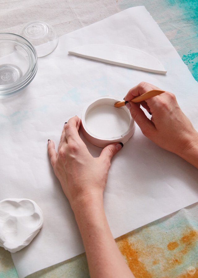 DIY Clay Bowls Easy To Make And Fun To Give Think Make Share diy-clay-bowls-easy-to-make-and-fun-to-give-think-make-share