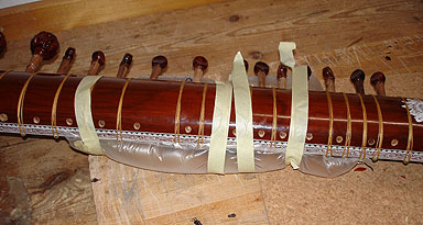 Reparos{3 – Sitar repair: broken tumba | Sitar-Raag