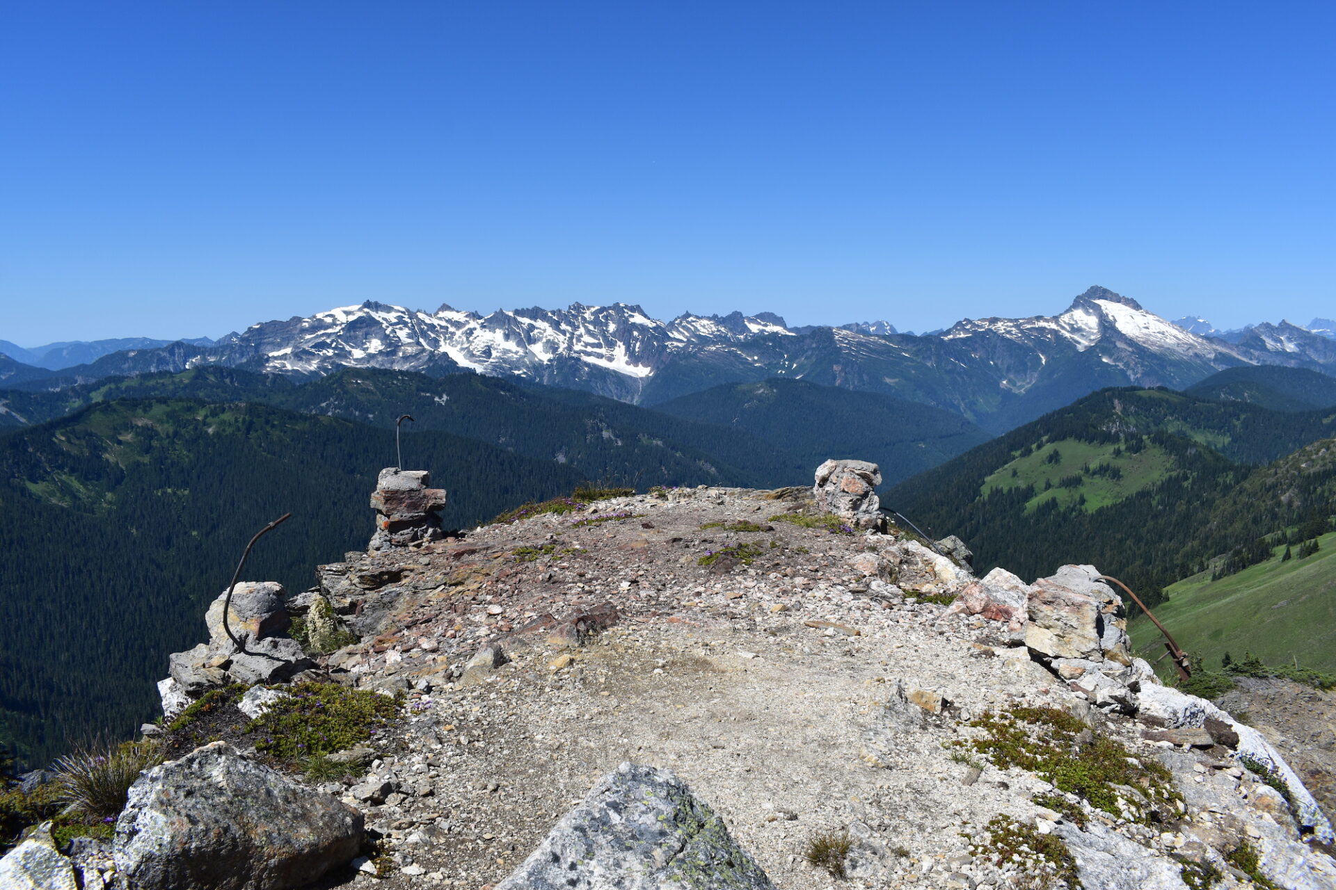 Backpacking the White Pass/Pilot Ridge Loop in the Glacier Peak ...