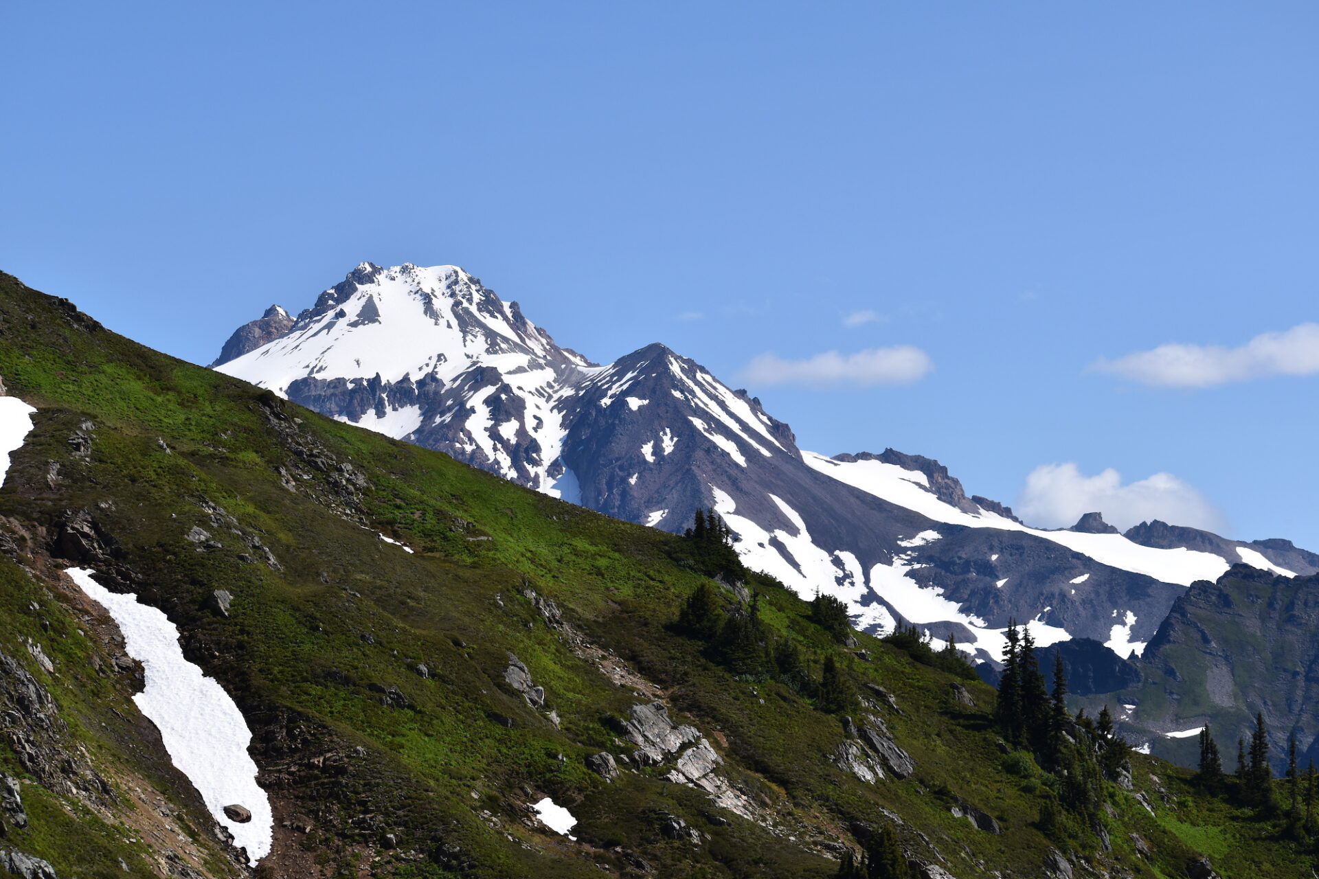 Backpacking the White Pass/Pilot Ridge Loop in the Glacier Peak ...