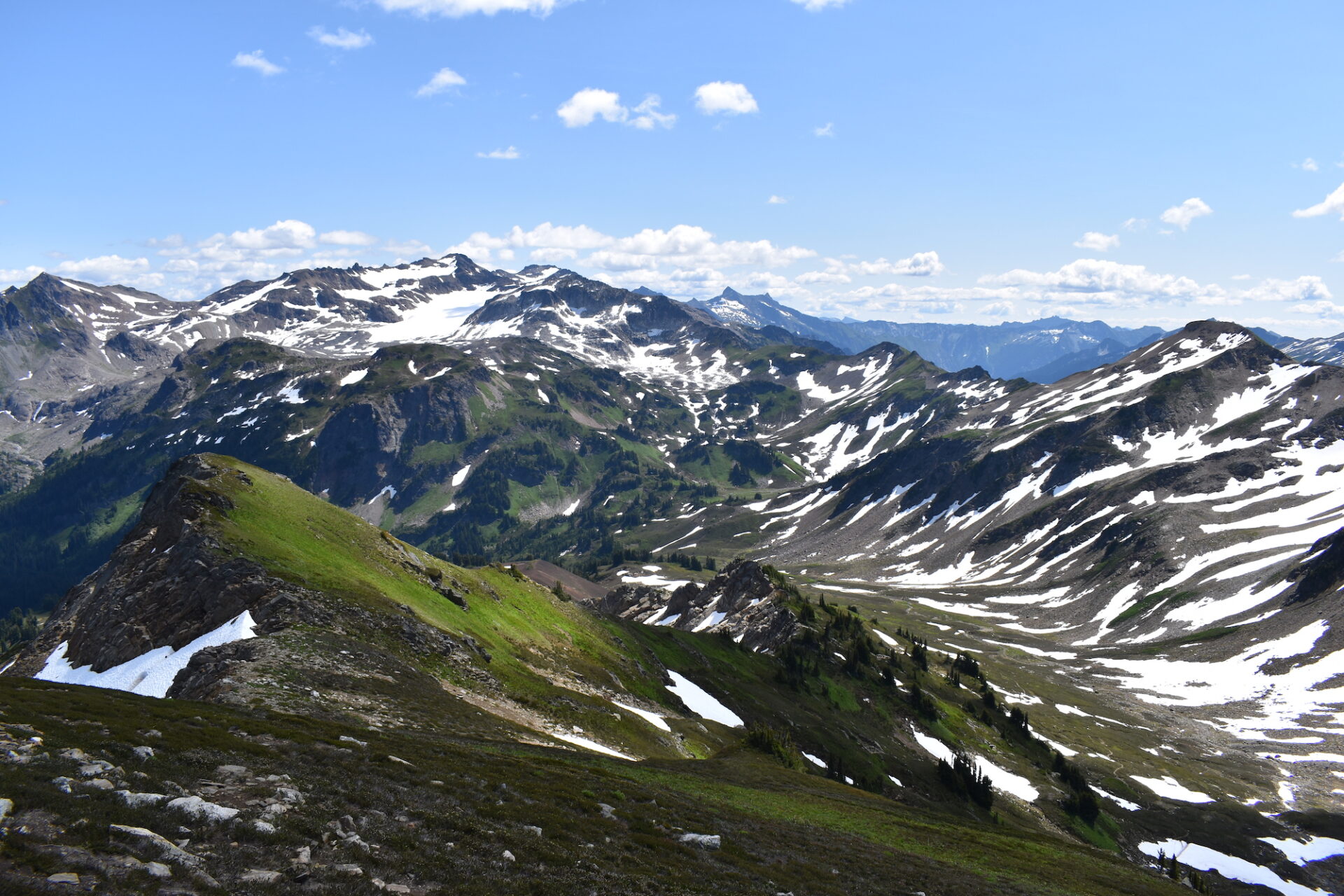 Backpacking the White Pass/Pilot Ridge Loop in the Glacier Peak ...