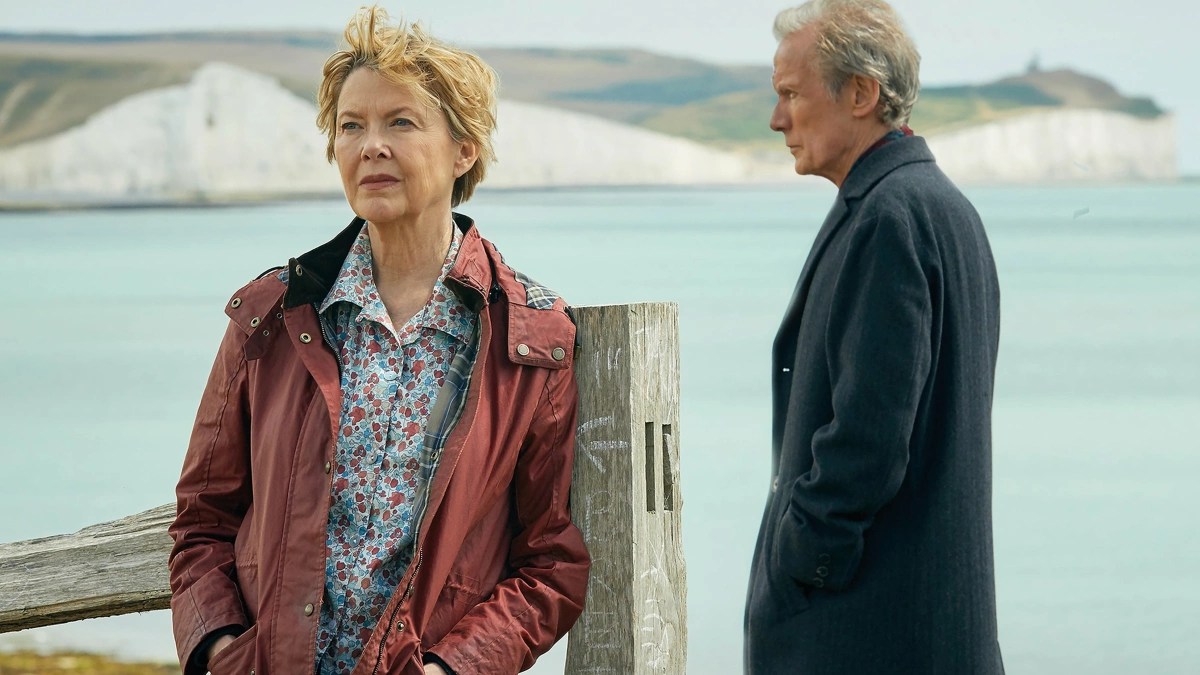 Nyad: The Netflix biography of long-distance swimmer Diana Nyad ...