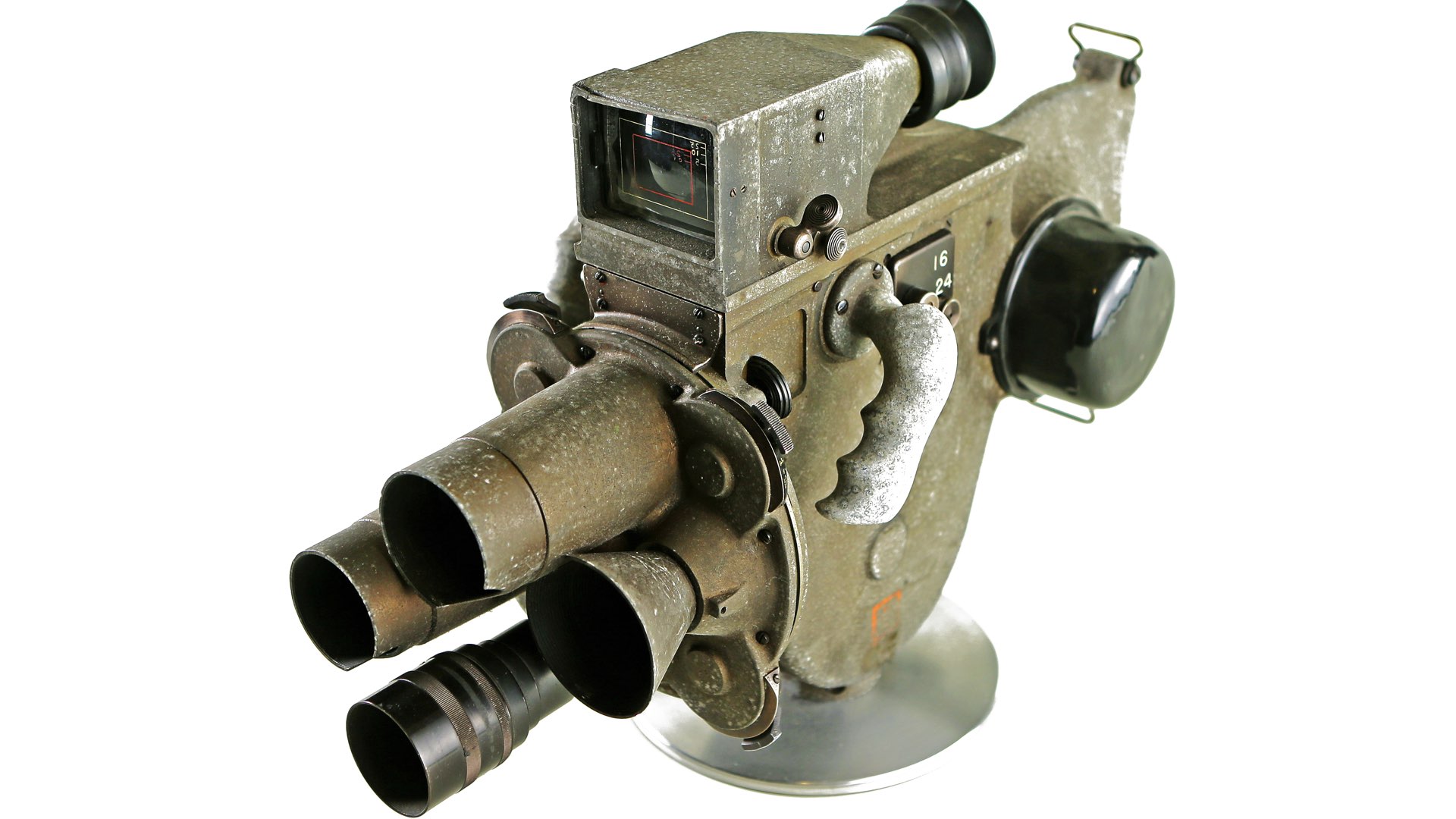 Meet the Cunningham Combat Camera Model C: Cinematographing WWII - Y.M ...